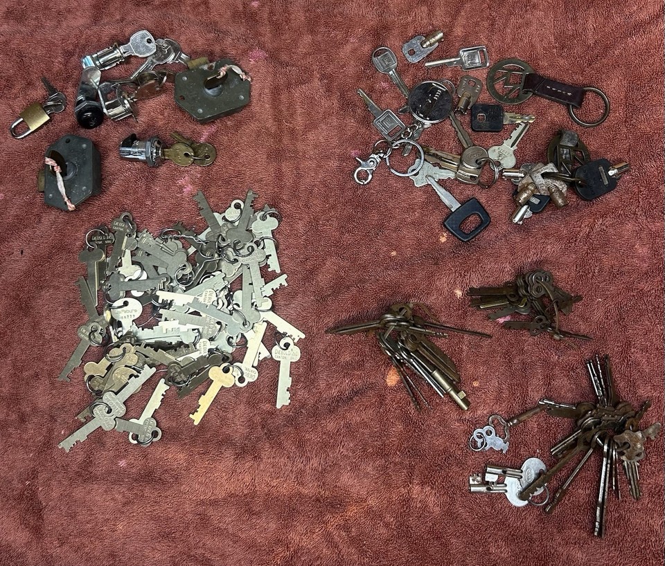 lot of old keys Including GM, Ford and odd old ones | eBay