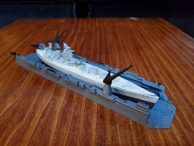 TRI-ANG Mimic Model M885 Floating Dock W/ Atlas Rodney 7134118 ,1:1250 ...