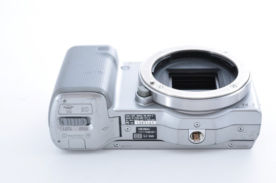 [ Excellent +5 ] Sony Alpha NEX-5 Digital Camera 14.2MP Silver Body ...