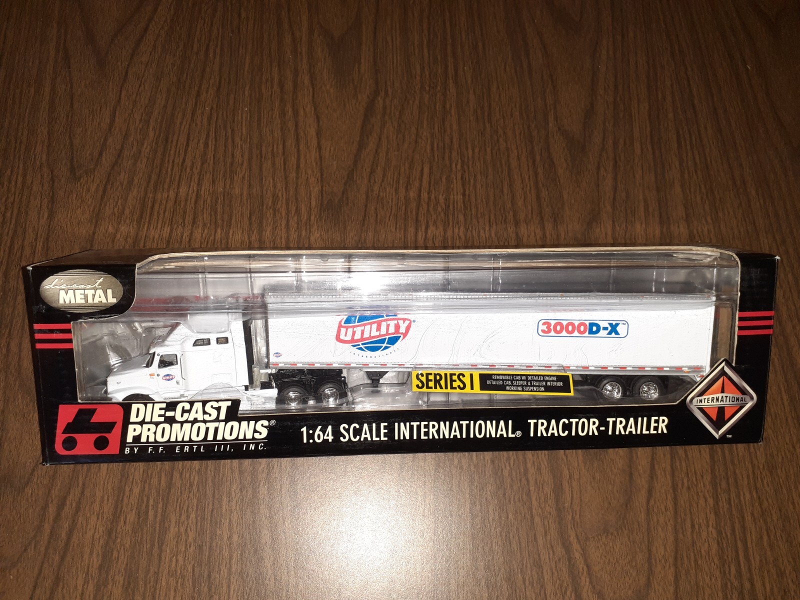 DCP 30037 Utility Trailers 3000D-X International 9200i Van Trailer 1/64 ...