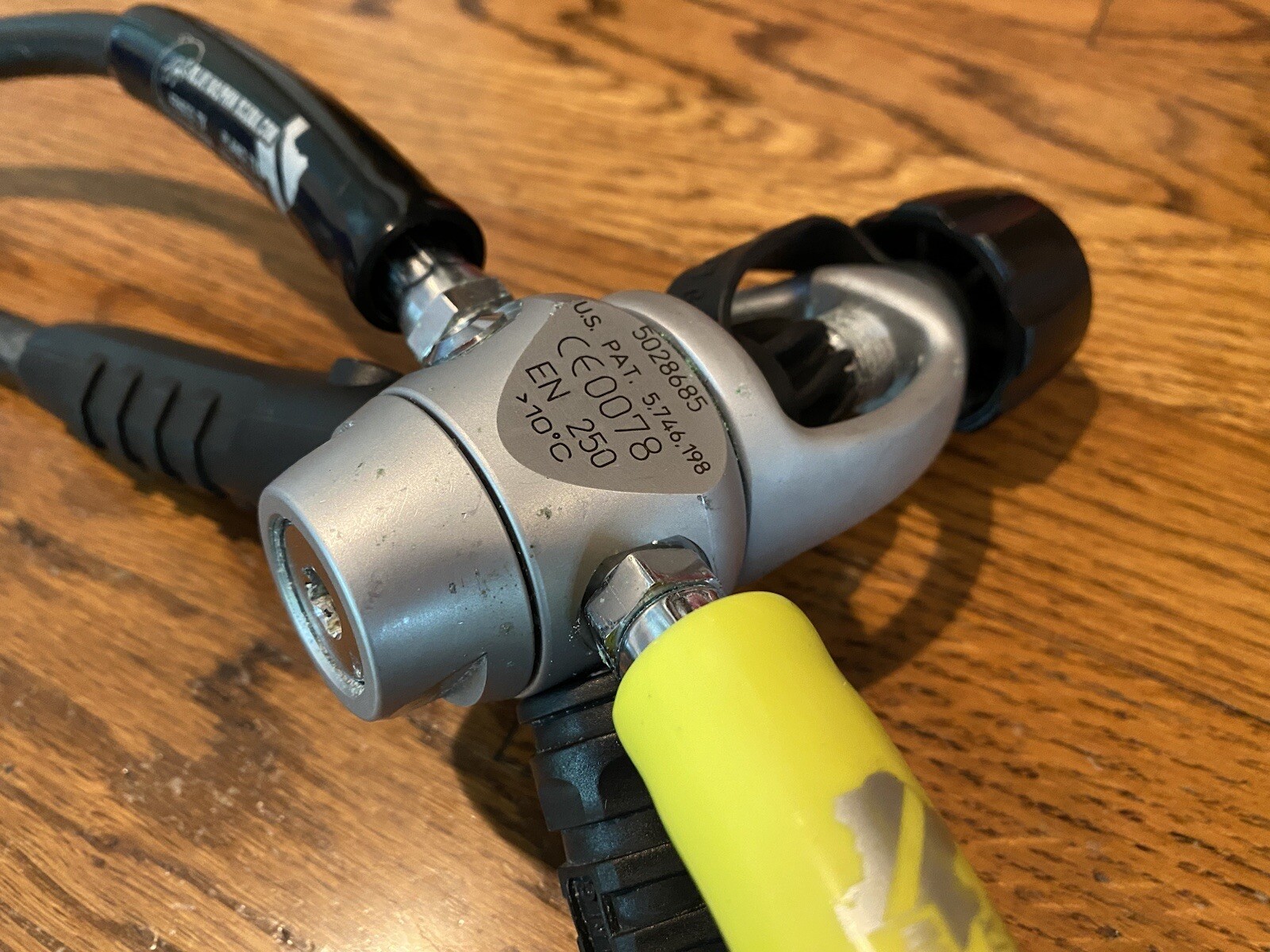 AQUALUNG TITAN Regulator, 1st, 2nd Stage, Computer, Compass, Pressure ...