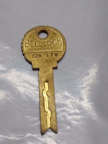 Bell Lock Key Antique Slot Machine Jukebox Penny Arcade # D2B178 D2B ...