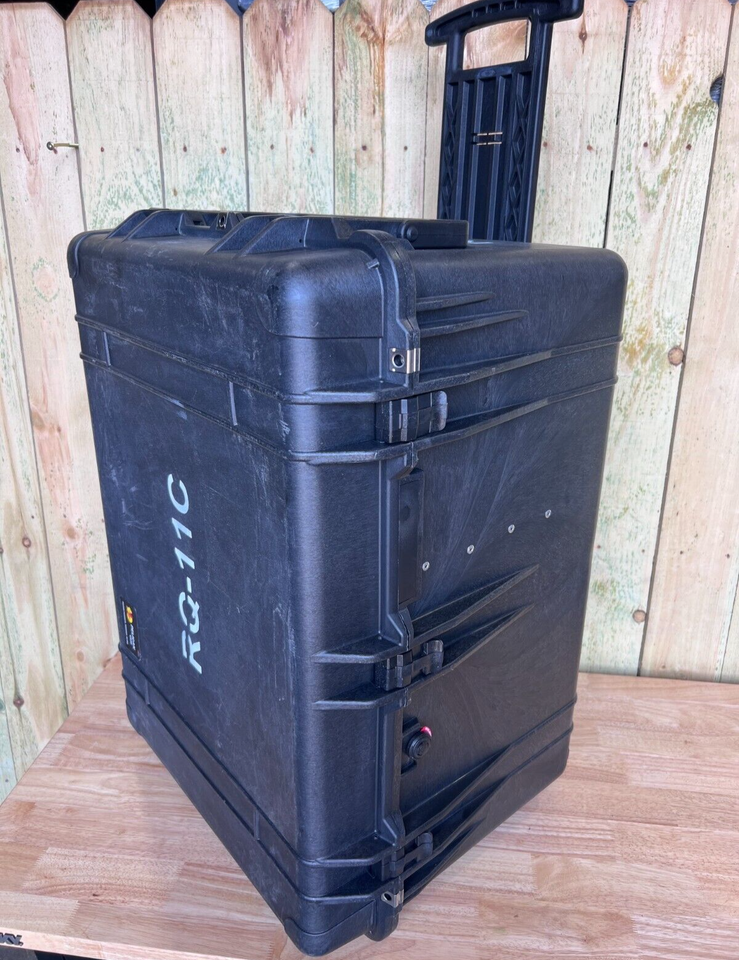Pelican 1660 Protector Case Black Rolling Waterproof W/ Foam & Divider ...