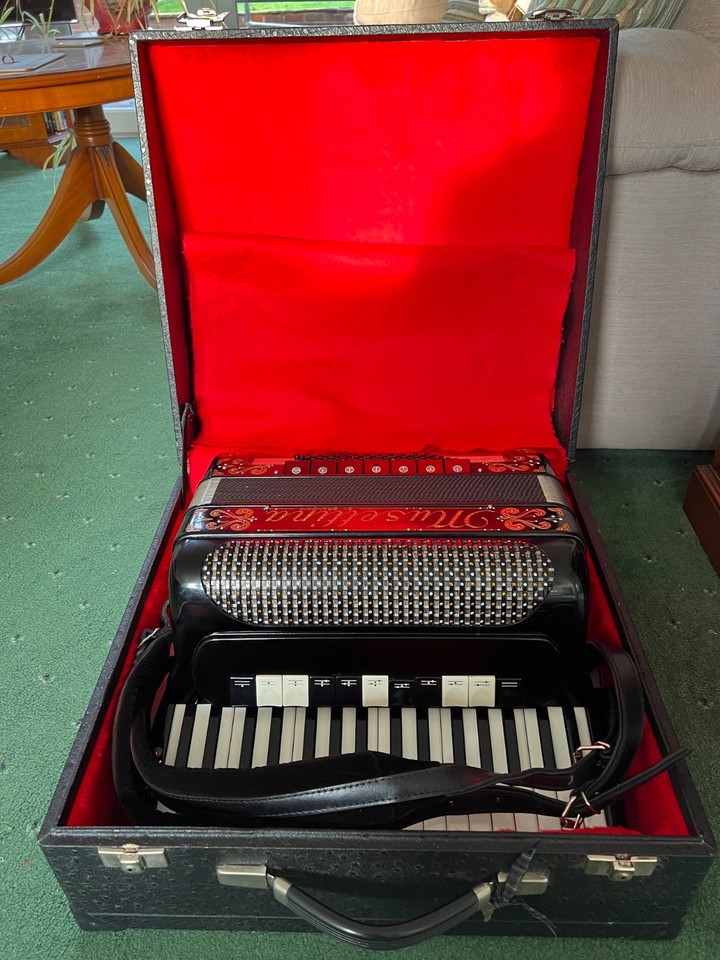 Brandoni Musettina 72 Bass Piano Accordion - 4 Voice - Highest Italian ...