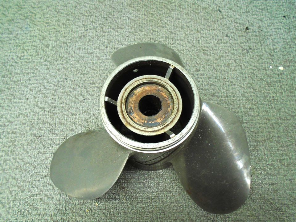 OEM STAINLESS STEEL PROPELLER 58233-ZY3-A19H Honda Right Hand Rot 3 ...
