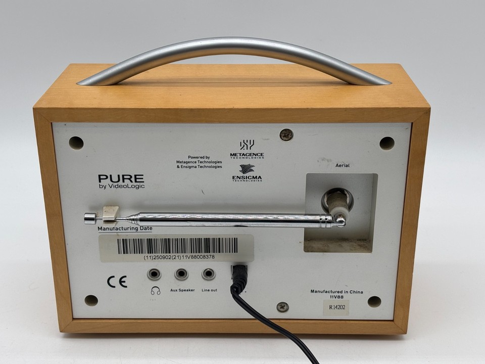 Pure Evoke-1 Digital DAB Radio Wood Cabinet Retro Portable Videologic ...