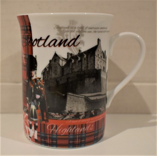 Grand Céramique Écossais à Thème Tasse Avec Piper Edinbourg Château Par ...