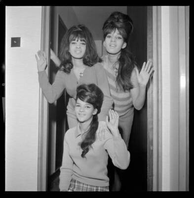 Veronica Bennett Estelle Bennett And Nedra Talley The Ronettes 1965 OLD ...