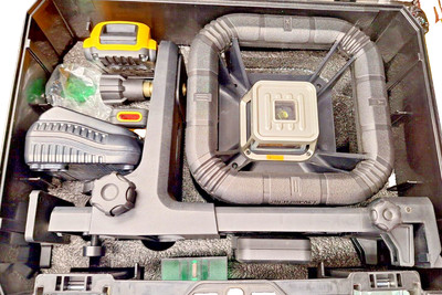 Automatic Levels - Dewalt Dw087