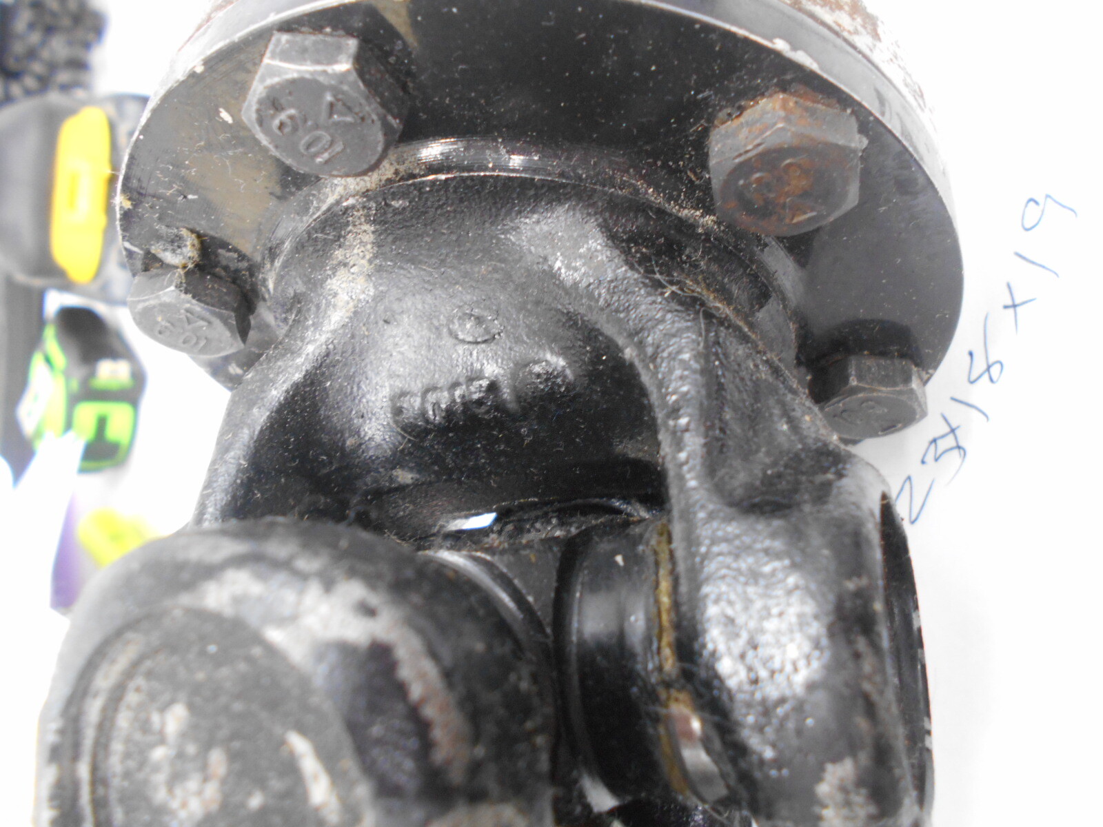 SPICER 2015 S C2 3GKN 56" DRIVE SHAFT WITH 2 FLANGE YOKES, 2 U-JOINTS ...