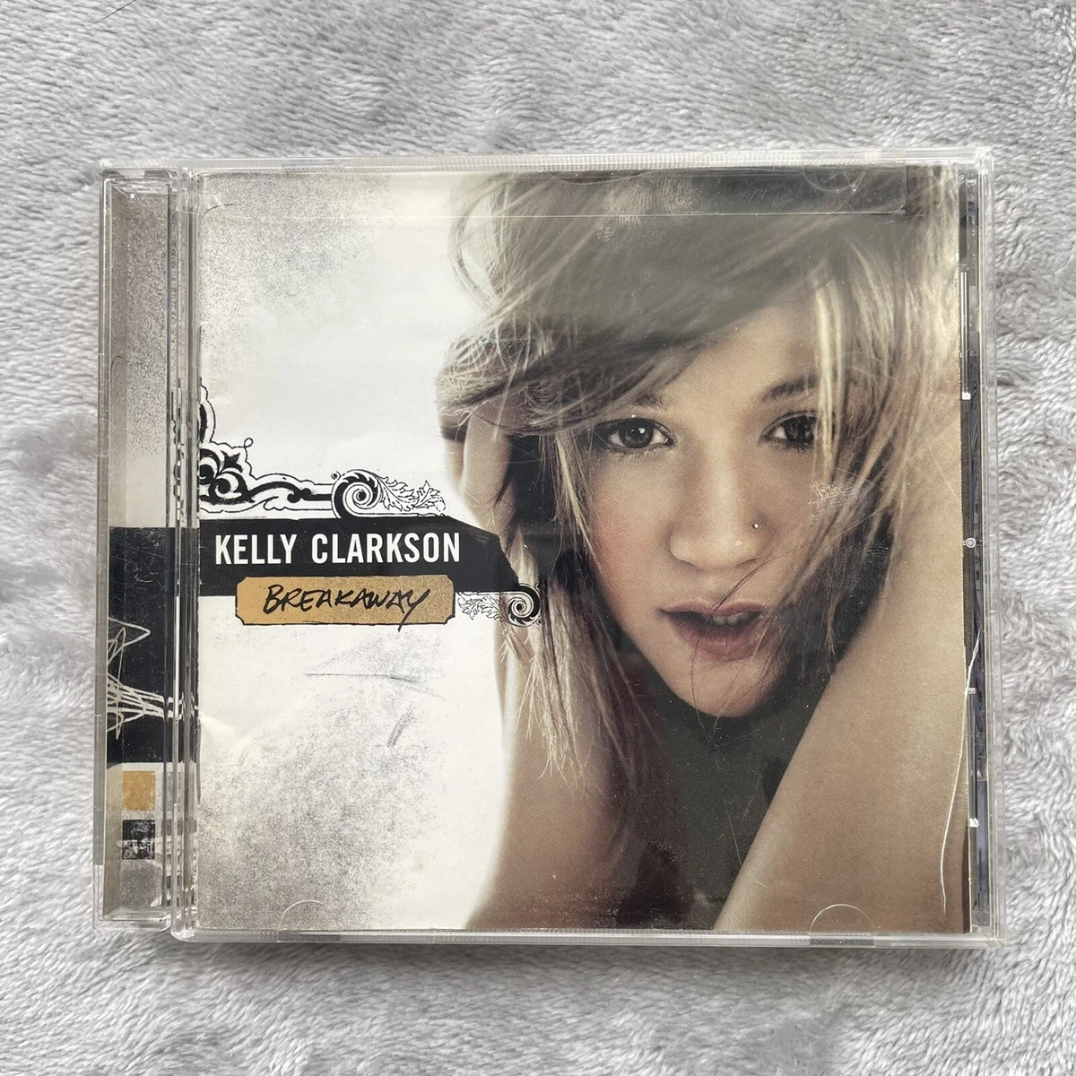 Kelly Clarkson Breakaway Album Cover