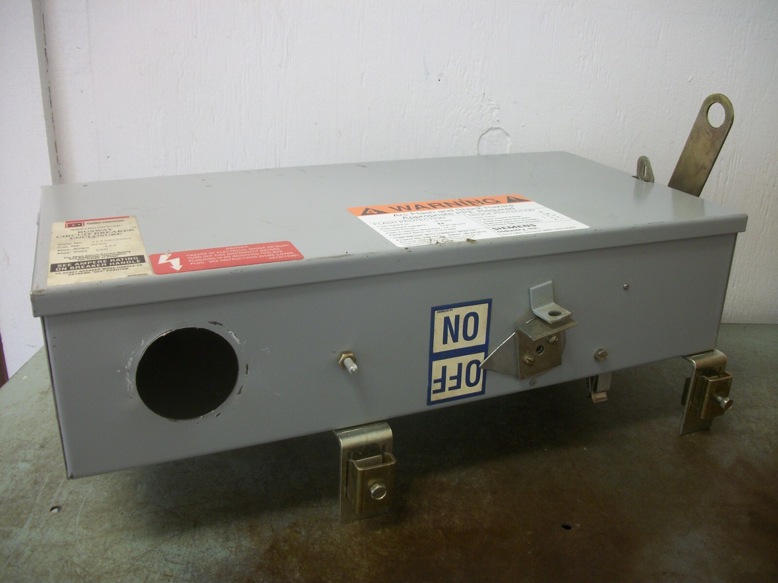 CUTLER-HAMMER 1463D12G01 CIRCUIT BREAKER BUS PLUG BPFD 150AMP 600VOLT ...