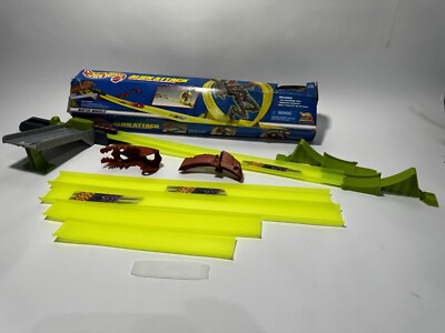 Hot Wheels Alien Attack Stunt Set Track Playset 1998 Near Complete | eBay