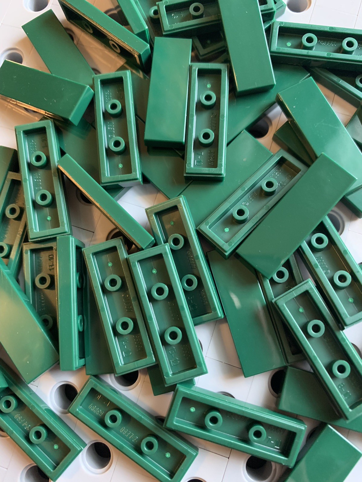 Lego 1x3 Earth Green Tiles Smooth Finishing Flat Modular Buildings New ...