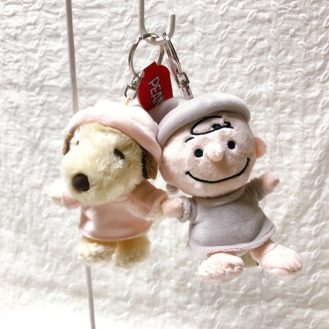 PEANUTS Snoopy & charlie brown key chain Plush pajamas Fluffy set of 2 ...