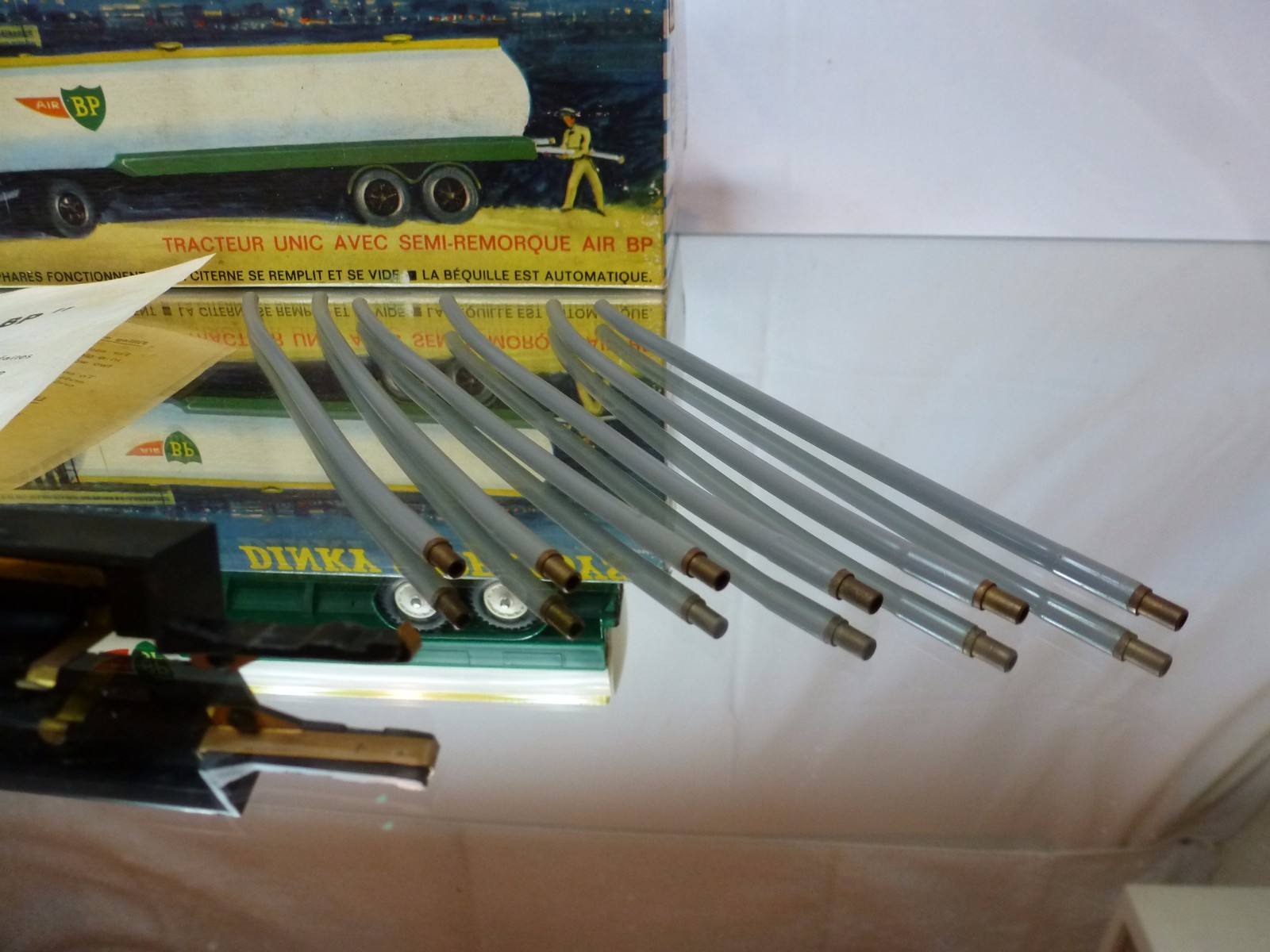 DINKY TOYS 887 UNIC TRACTOR + TANKER AIR BP - WHITE GREEN 1:43? - GOOD ...