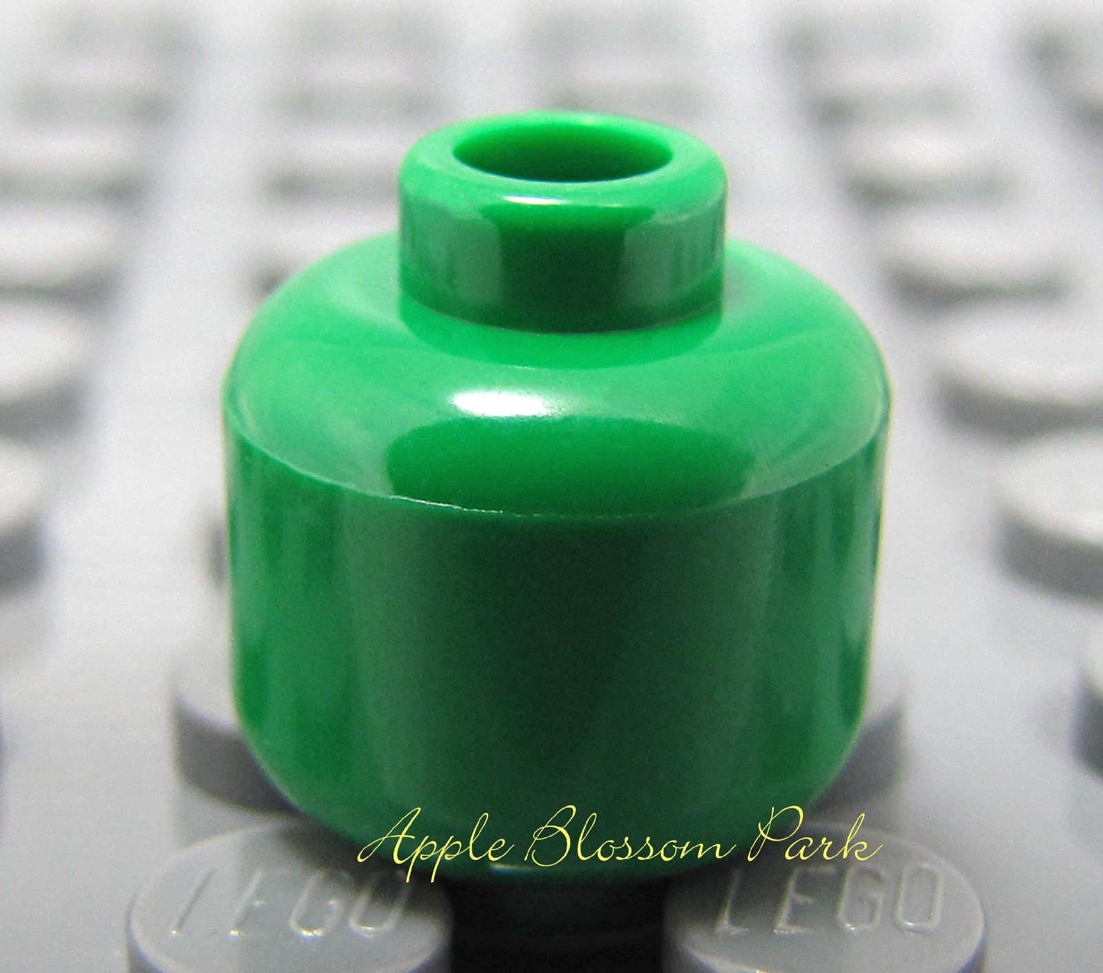 NEW Lego GREEN MINIFIGURE HEAD Plain/Blank Minifig - Star Wars/Alien ...