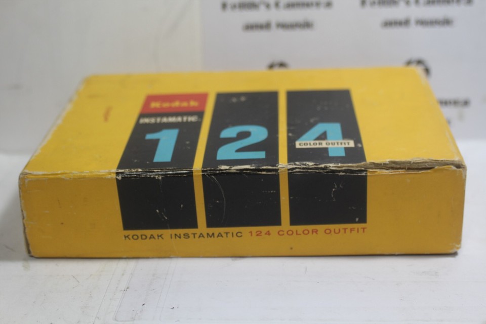 Kodak Instamatic 124 Color film camera + box + flash cubes for display ...