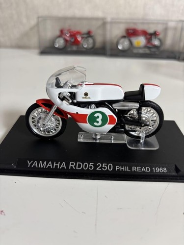 YAMAHA RD05 250 PHIL READ 1968 Model 1/24 Scale Collector’s Display | eBay