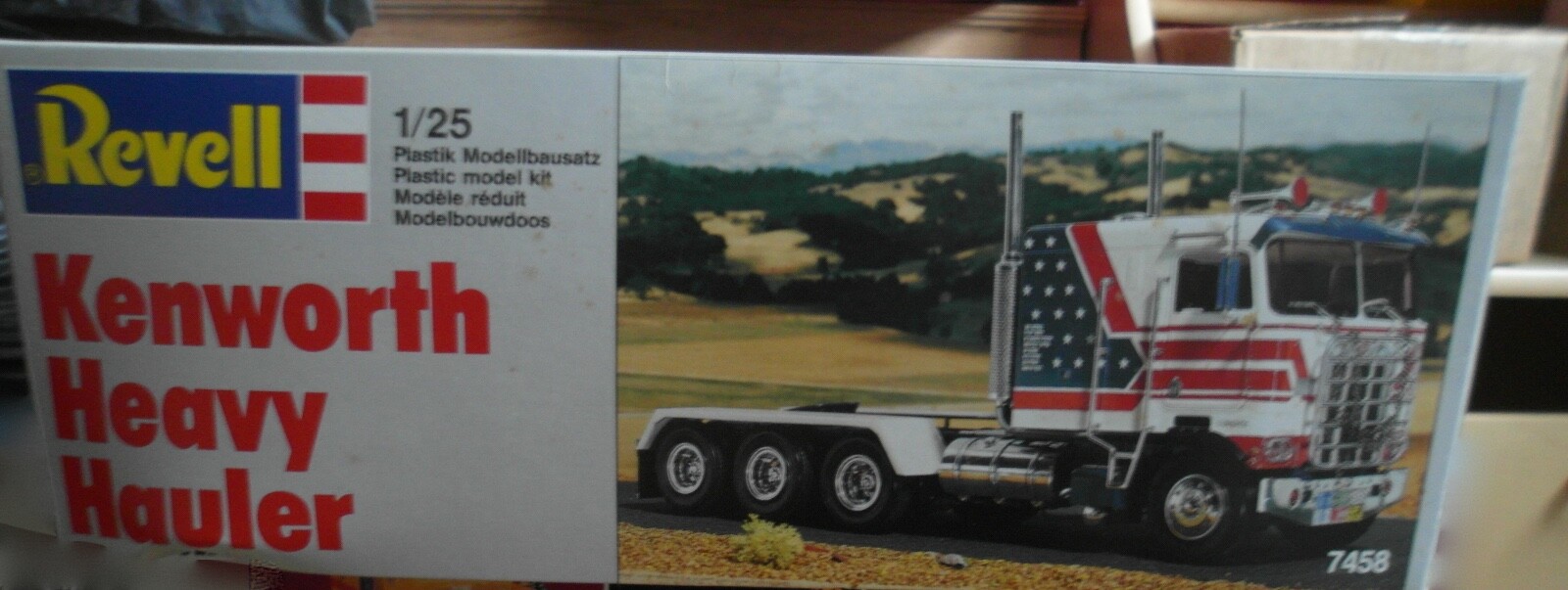 1/25 scale REVELL Germany Kenworth Heavy Hauler Model kit 7458 NOS FREE ...