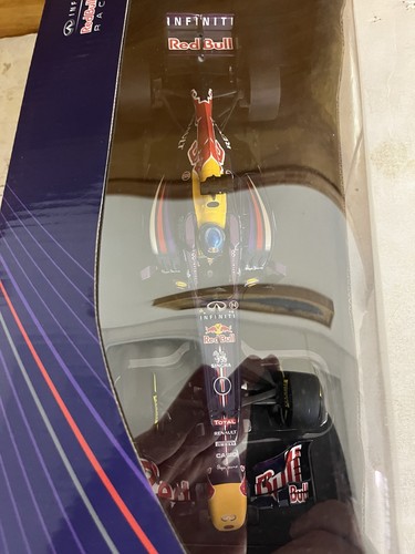 Minichamps F1 Infinity Red Bull Racing RB9 Sebastian Vettel - 1:18 ...
