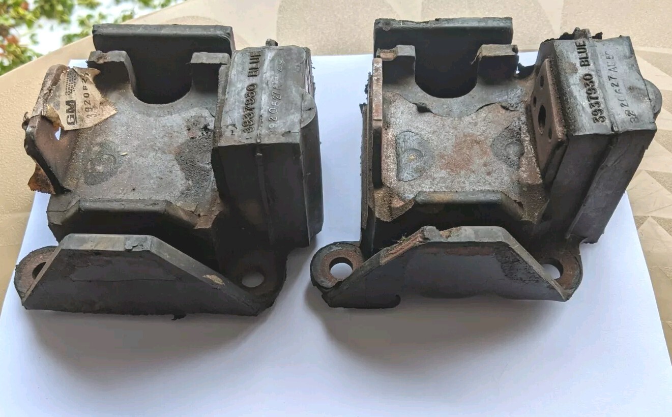1969 Camaro 1968 Chevelle NOS Big Block Motor Mounts 3937930 And ...