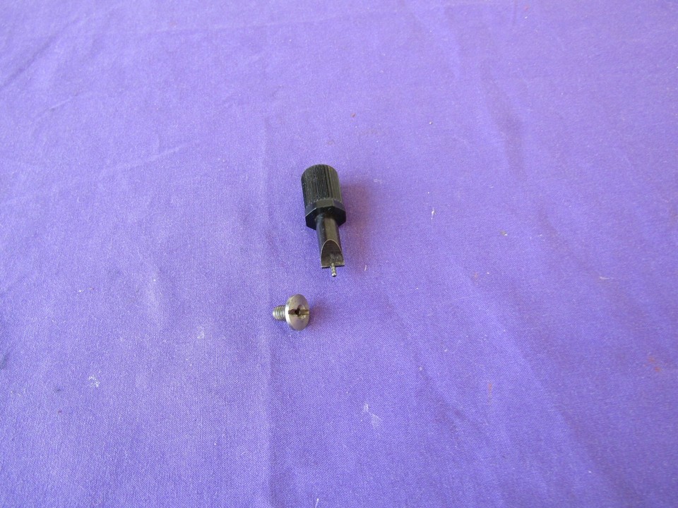 Bernina 850/950 Twin Needle Metal Adapter w/Needles, Screwdriver ...