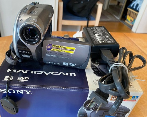 Sony DCR-DVD205 Handycam Camcorder (LOCAL PICK-UP) 4905524331158| eBay