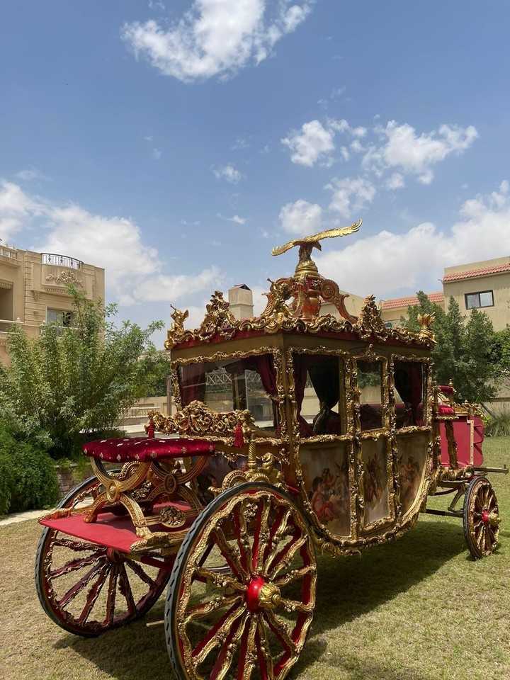 Exquisite Louis XVI Carriage – Baroque & Rococo Masterpiece | Custom ...