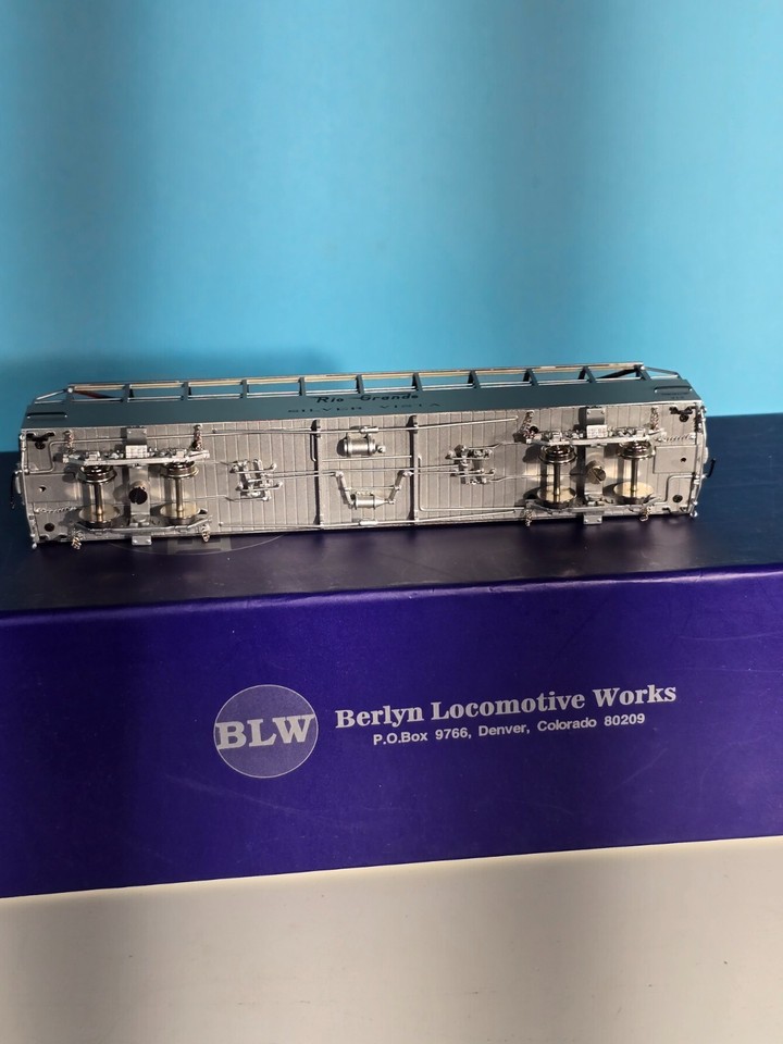 Berlyn Locomotive Works "HOn3" scale (rare item) Excursion car "Silver ...