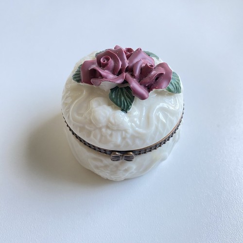 Vintage Porcelain Rose Trinket Box White Bow Detail Hinged 3" | eBay