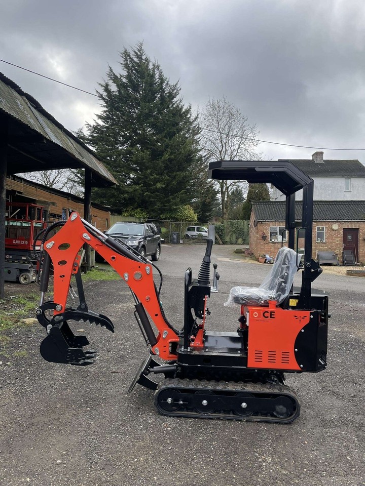 2025 LE0.8 Mini Digger - Swing Boom,3 Buckets, mechanical Thumb,No VAT ...