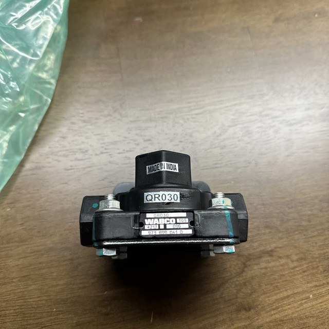 F1 Meritor WABCO 105 Quick Release Valve 9738990410 Qr030 for sale ...
