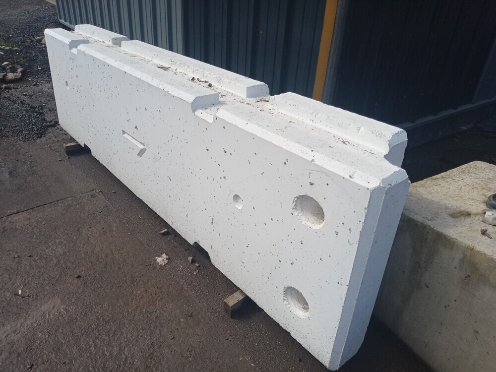 Used Tvcb Temporary Vertical Concrete Barrier - Block - Red / White ...