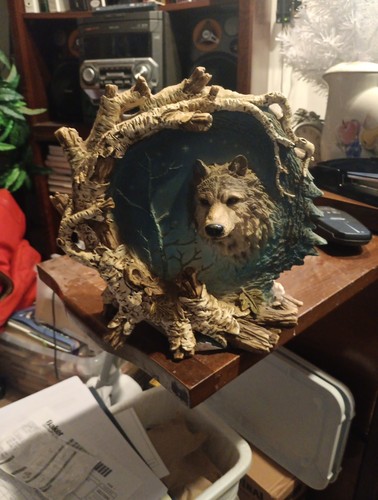 Double Sided Wolf Nature Resin Sculpture Howling At Moon 8 Inches Tall ...