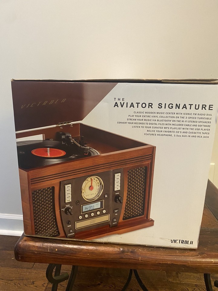 Victrola VTA754BMAH Aviator Signature Bluetooth 8-in-1 Record Player ...