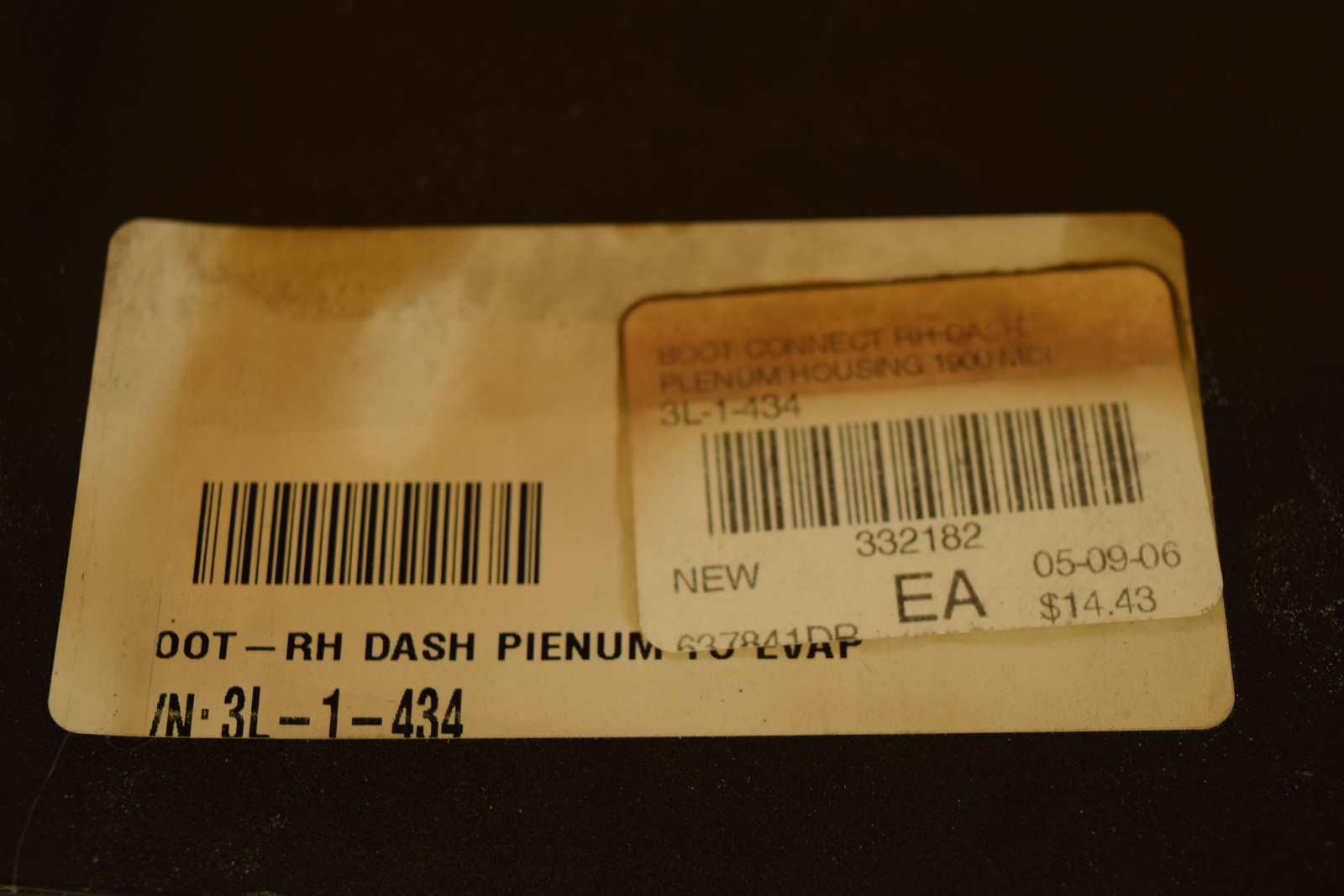 1900 Bus Right Hand Dash Plenum Boot Connector 3L-1-434-0 | eBay