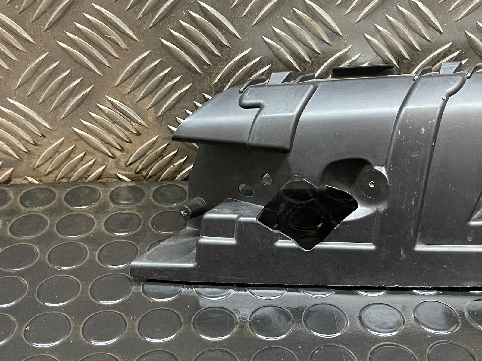 GENUINE AUDI Q5 2017-ON FRONT BUMPER LH BRACKET 80A807095A | eBay