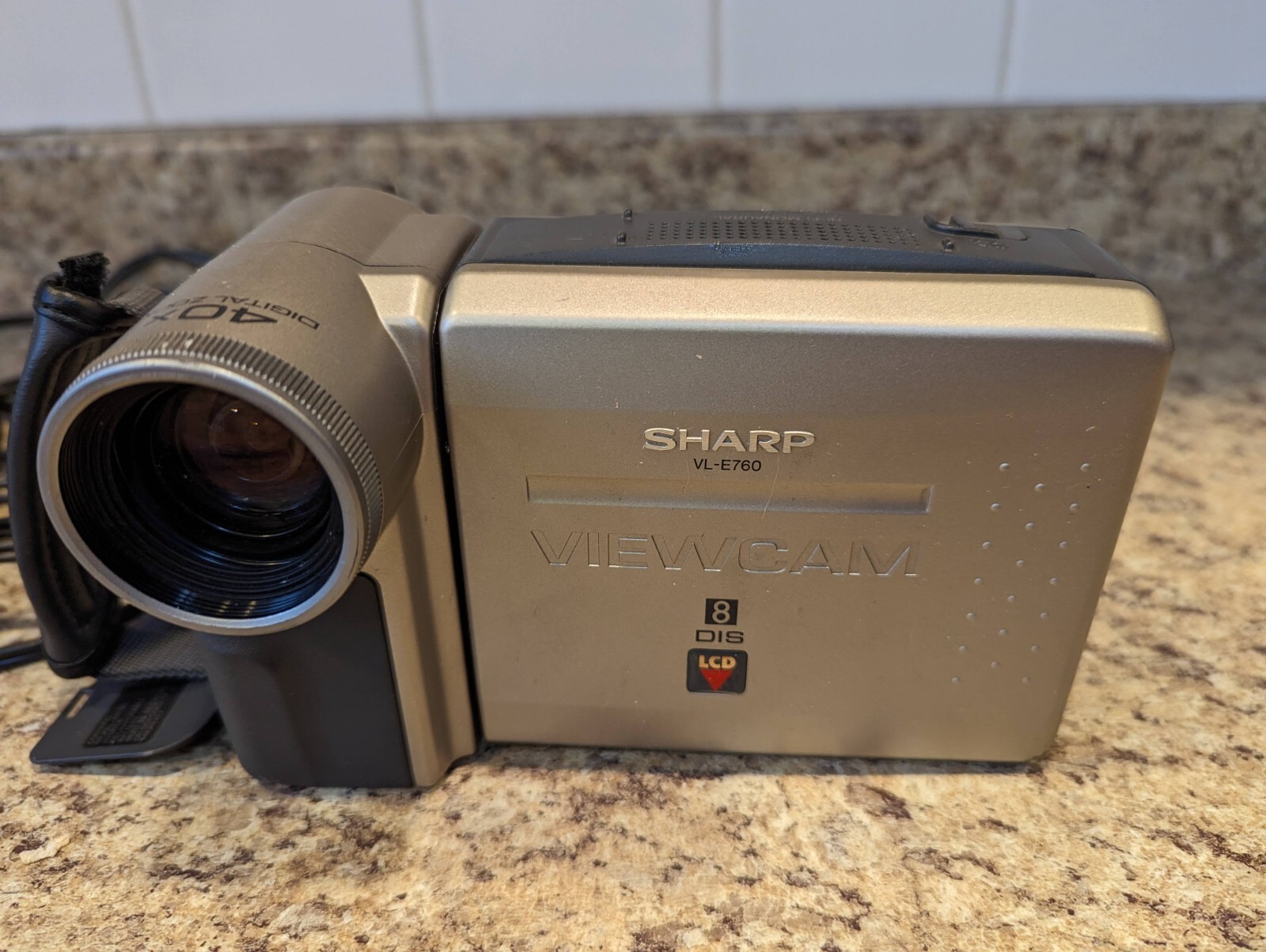 SHARP VIEWCAM VL-E760 8mm CAMCORDER w/AV CABLE, REMOTE, AC ADAPTER ...
