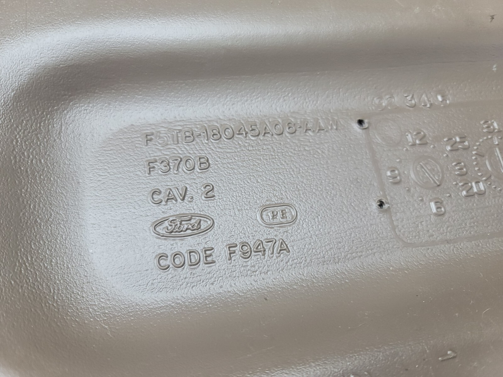 1992-1996 Ford F-150 F-250 F-350 Mocha Tan Center OEM F5TB-18045A06-AAW ...