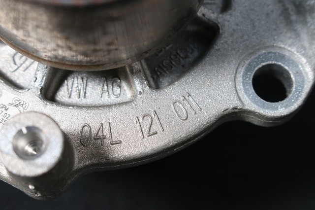 AUDI A3 2.0 TDI 8V WATER PUMP 04L121011 04L907284 GENUINE 2011-2016 ...