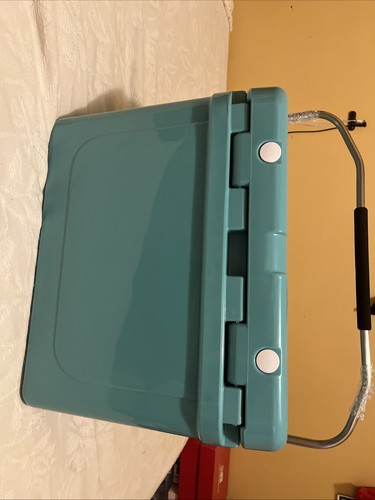 RTIC Ultra-Tough Cooler Hard Insulated Portable Ice Chest Box for Beach ...