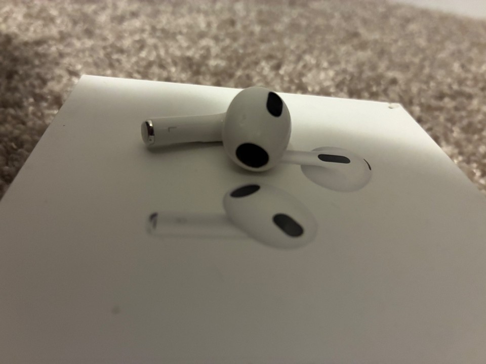 Genuine Replacement 3rd Gen Apple AirPods Left Earbud ONLY-speedy fast ...