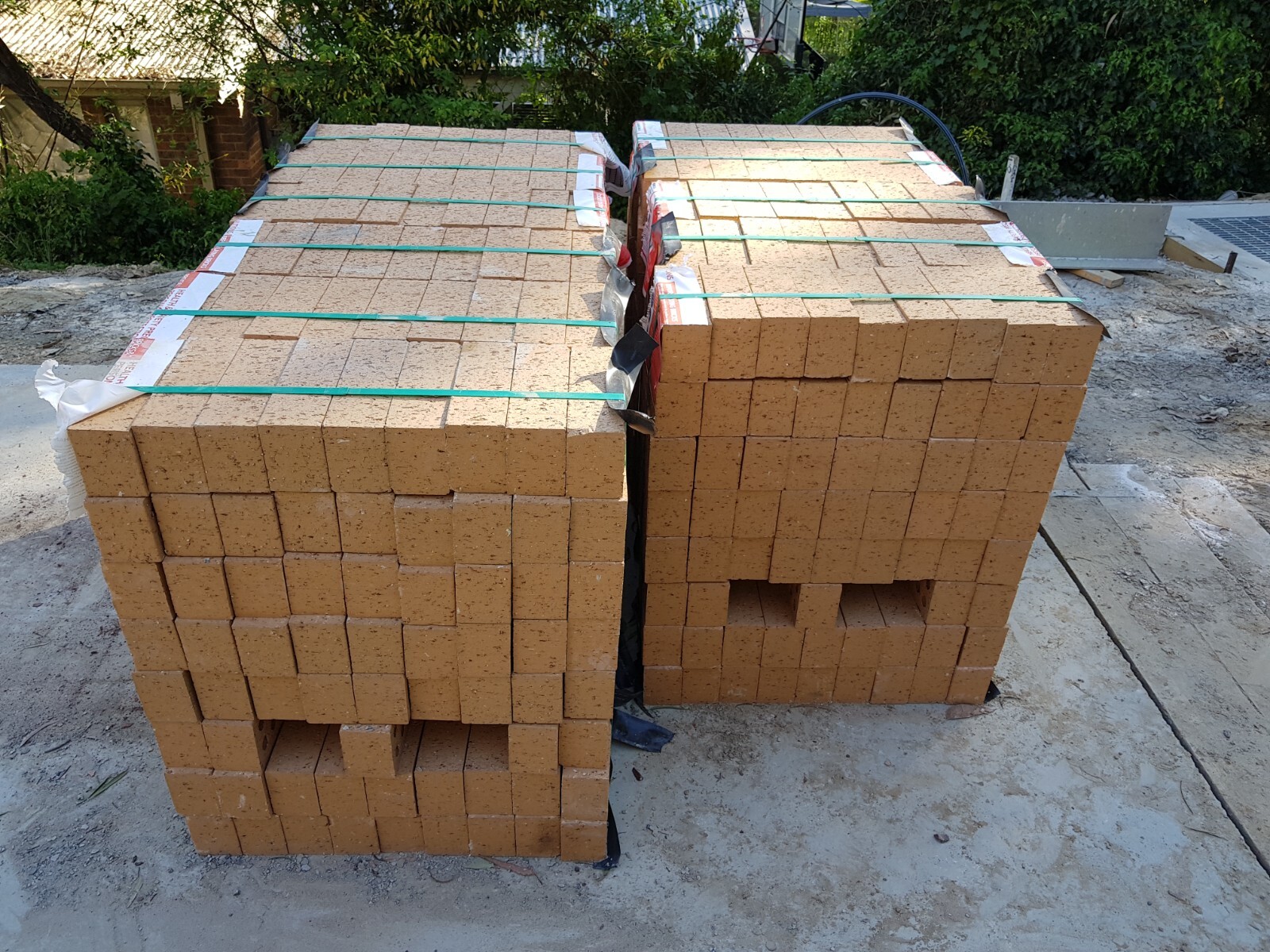 PGH Bricks- 750 Straw Coloured, Brand New, $1ea - Pickup Eltham Nth ...