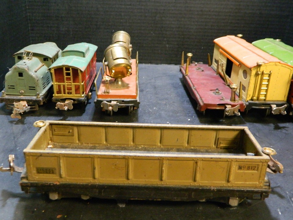 Vintage Lionel (7) Piece Prewar Tin Train Set ...