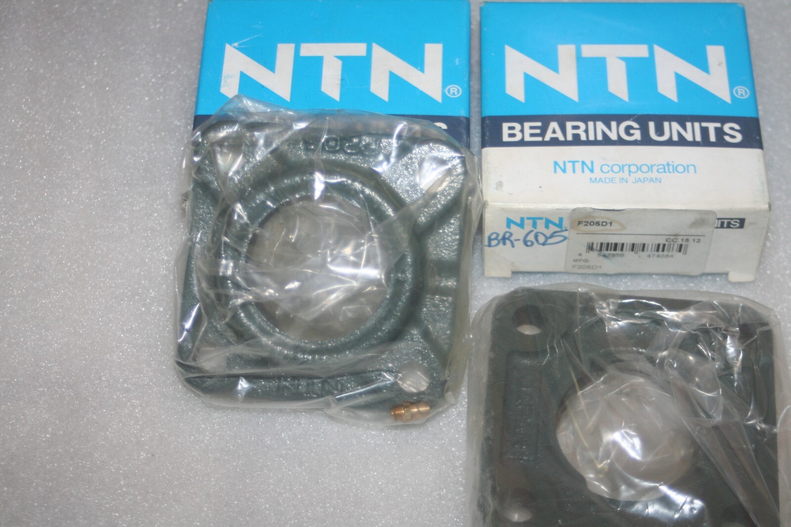 (Lot of 2) NTN F205D1 Four-Bolt, Flange-Mount Housing Bearings * NEW ...
