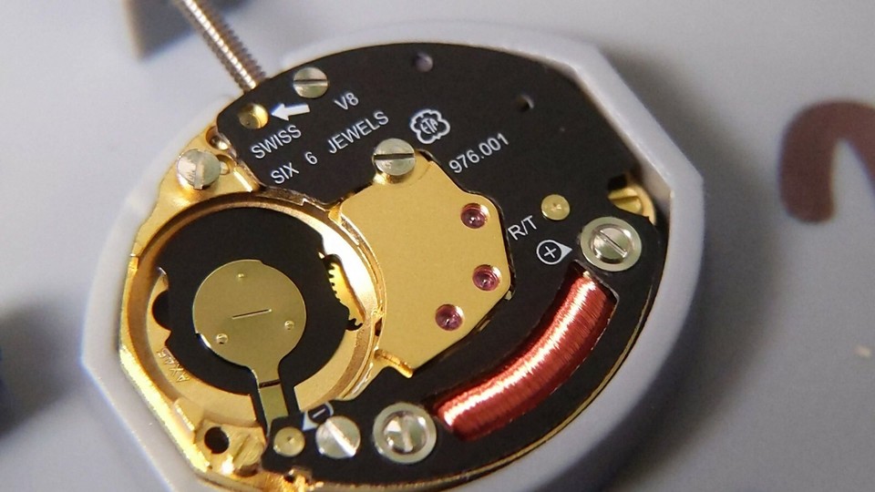 SS2 ETA 976.001 watch movement SS2 V8 Aig 2 (Height 2) NEW yellow Swiss ...