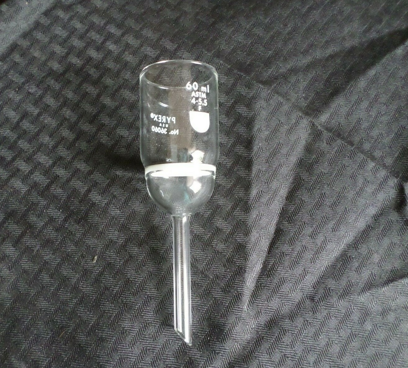 PYREX Glass 60mL Fine Fritted Buchner Filter Funnel 40mm Disc 36060-60F ...