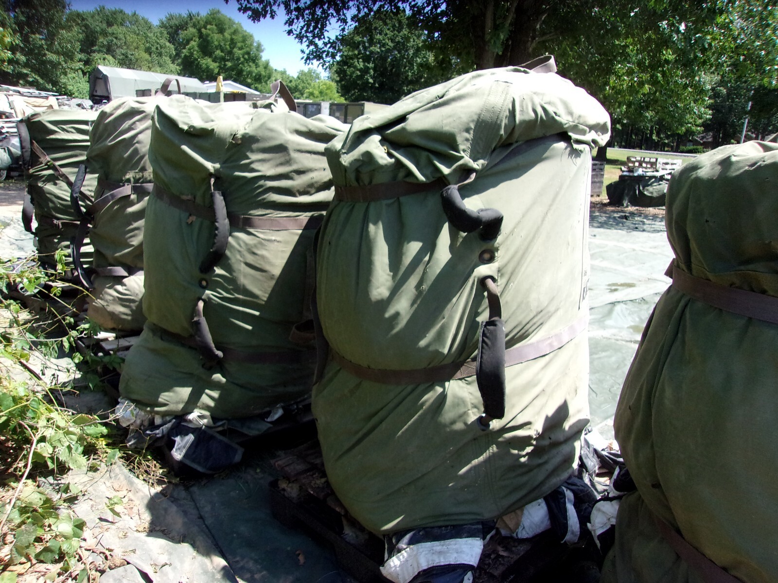 6.. MILITARY DRASH ARMY TENTS LARGE XB SERIES CAMP HUNT --CONDITION IS ...