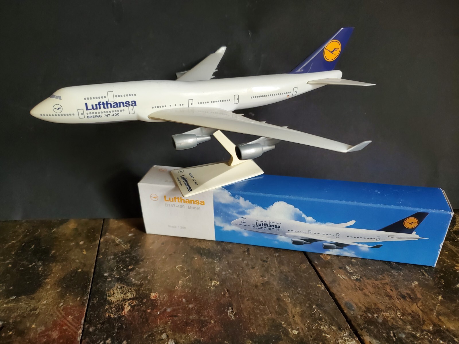 Flight Miniatures Lufthansa Boeing B747-400 Plane 1:250 Scale Plastic ...